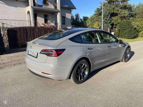 Pelēks Tesla Model 3 2023 Viļņa, ar dzinēja tilpumu 0.00 L un nobraukumu 23 tūkst. km par 28000 €, foto 8 vietnē AUTOMOTO.COM.LV
