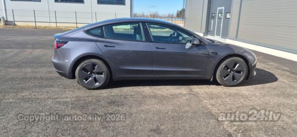 Grey Tesla Model 3 2023 in Parnu, with an engine capacity of 0.00 L and mileage of 63 thousand km for 31990 €, photo 3 on AUTOMOTO.COM.LV