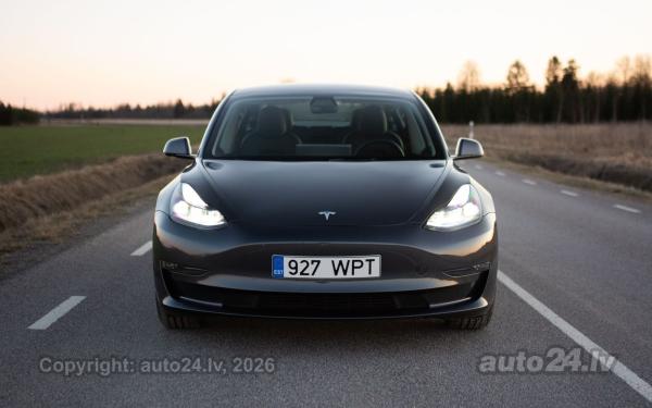 Pelēks Tesla Model 3 2023 Pērnava, ar dzinēja tilpumu 0.00 L un nobraukumu 50 tūkst. km par 28990 €, foto 2 vietnē AUTOMOTO.COM.LV