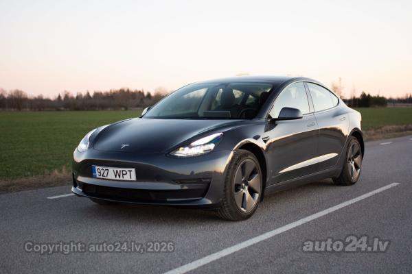 Pelēks Tesla Model 3 2023 Pērnava, ar dzinēja tilpumu 0.00 L un nobraukumu 50 tūkst. km par 28990 €, foto 3 vietnē AUTOMOTO.COM.LV
