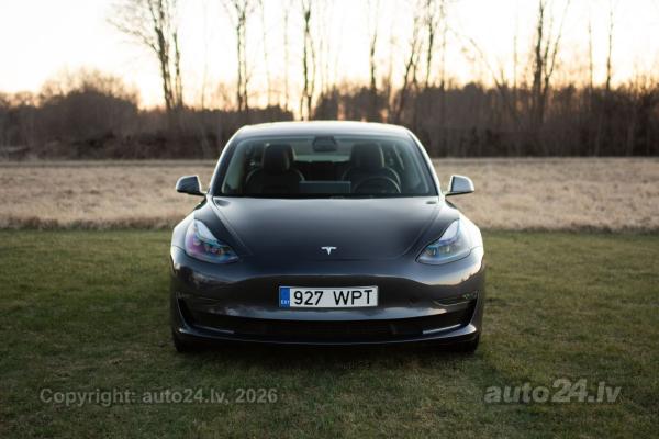 Pelēks Tesla Model 3 2023 Pērnava, ar dzinēja tilpumu 0.00 L un nobraukumu 50 tūkst. km par 28990 €, foto 5 vietnē AUTOMOTO.COM.LV