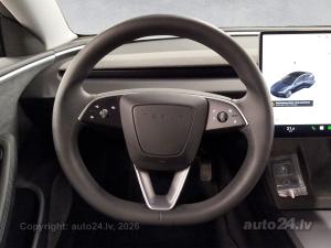 Grey Tesla Model 3 2023 in Tallinn, with an engine capacity of 0.00 L and mileage of 39 thousand km for 38990 €, photo 5 on AUTOMOTO.COM.LV