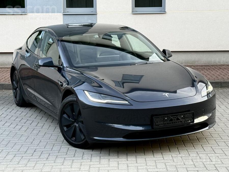 Pelēks Tesla Model 3 2023 Jelgava, ar dzinēja tilpumu 0.00 L un nobraukumu 43 tūkst. km par 38500 €, foto 1 vietnē AUTOMOTO.COM.LV