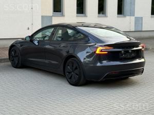Pelēks Tesla Model 3 2023 Jelgava, ar dzinēja tilpumu 0.00 L un nobraukumu 43 tūkst. km par 38500 €, foto 6 vietnē AUTOMOTO.COM.LV
