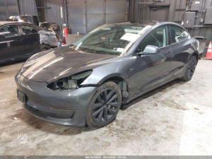 Pelēks Tesla Model 3 2023 Klaipėda, ar dzinēja tilpumu 0.00 L un nobraukumu 20 tūkst. km par 18850 €, foto 3 vietnē AUTOMOTO.COM.LV