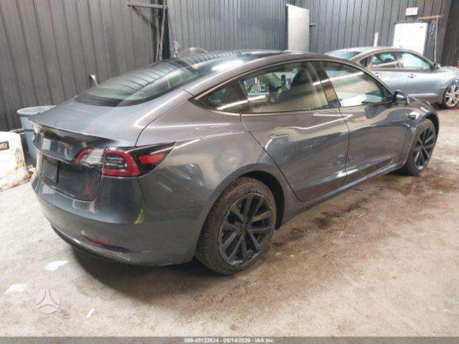 Pelēks Tesla Model 3 2023 Klaipėda, ar dzinēja tilpumu 0.00 L un nobraukumu 20 tūkst. km par 18850 €, foto 5 vietnē AUTOMOTO.COM.LV