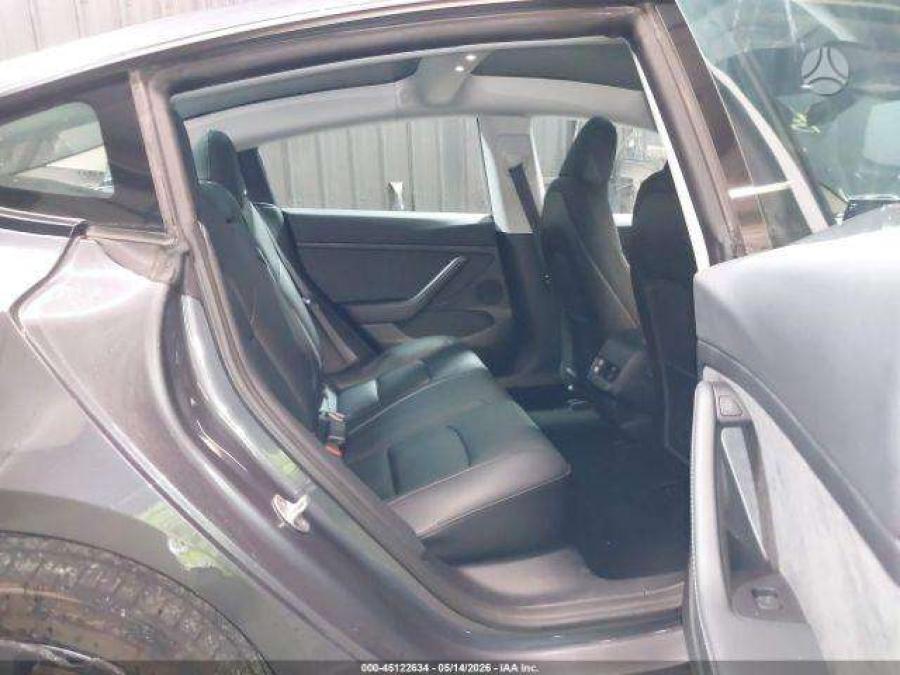 Pelēks Tesla Model 3 2023 Klaipėda, ar dzinēja tilpumu 0.00 L un nobraukumu 20 tūkst. km par 18850 €, foto 8 vietnē AUTOMOTO.COM.LV