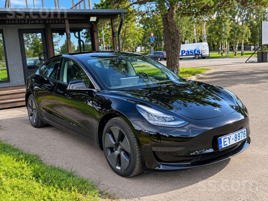 Grey Tesla Model 3 2023 in Riga, with an engine capacity of 0.00 L and mileage of 73 thousand km for 27600 €, photo 5 on AUTOMOTO.COM.LV