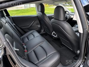 Grey Tesla Model 3 2023 in Riga, with an engine capacity of 0.00 L and mileage of 73 thousand km for 27600 €, photo 10 on AUTOMOTO.COM.LV
