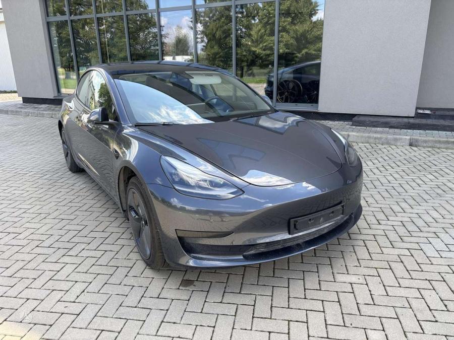Pelēks Tesla Model 3 2023 Kauņa, ar dzinēja tilpumu 0.00 L un nobraukumu 20 tūkst. km par 22300 €, foto 1 vietnē AUTOMOTO.COM.LV