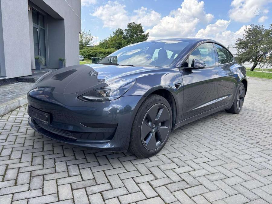 Pelēks Tesla Model 3 2023 Kauņa, ar dzinēja tilpumu 0.00 L un nobraukumu 20 tūkst. km par 22300 €, foto 3 vietnē AUTOMOTO.COM.LV