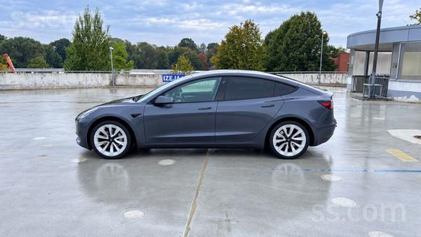 Pelēks Tesla Model 3 2023 Rīga, ar dzinēja tilpumu 0.00 L un nobraukumu 40 tūkst. km par 31200 €, foto 3 vietnē AUTOMOTO.COM.LV