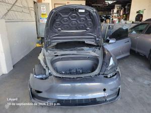 Pelēks Tesla Model 3 2023 Klaipėda, ar dzinēja tilpumu 0.00 L un nobraukumu 48 tūkst. km par 10800 €, foto 4 vietnē AUTOMOTO.COM.LV