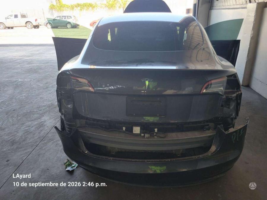 Pelēks Tesla Model 3 2023 Klaipėda, ar dzinēja tilpumu 0.00 L un nobraukumu 48 tūkst. km par 10800 €, foto 6 vietnē AUTOMOTO.COM.LV