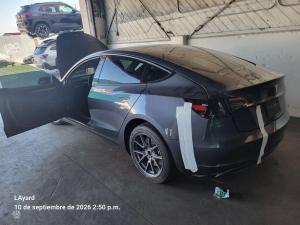 Pelēks Tesla Model 3 2023 Klaipėda, ar dzinēja tilpumu 0.00 L un nobraukumu 48 tūkst. km par 10800 €, foto 7 vietnē AUTOMOTO.COM.LV