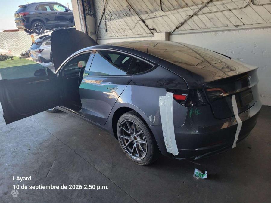 Pelēks Tesla Model 3 2023 Klaipėda, ar dzinēja tilpumu 0.00 L un nobraukumu 48 tūkst. km par 10800 €, foto 7 vietnē AUTOMOTO.COM.LV
