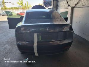 Pelēks Tesla Model 3 2023 Klaipėda, ar dzinēja tilpumu 0.00 L un nobraukumu 48 tūkst. km par 10800 €, foto 10 vietnē AUTOMOTO.COM.LV