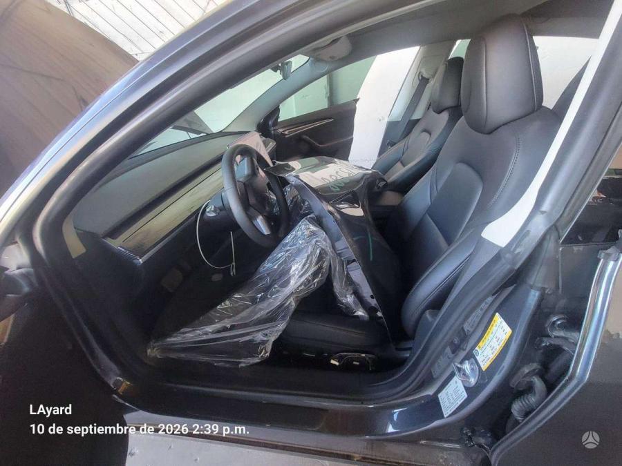 Pelēks Tesla Model 3 2023 Klaipėda, ar dzinēja tilpumu 0.00 L un nobraukumu 48 tūkst. km par 10800 €, foto 12 vietnē AUTOMOTO.COM.LV