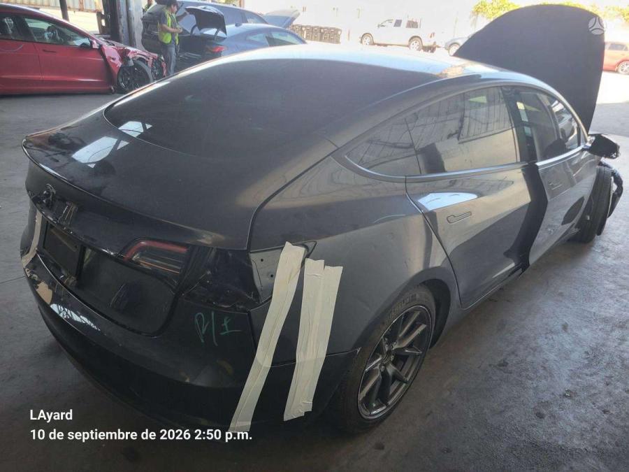 Pelēks Tesla Model 3 2023 Klaipėda, ar dzinēja tilpumu 0.00 L un nobraukumu 48 tūkst. km par 10800 €, foto 18 vietnē AUTOMOTO.COM.LV