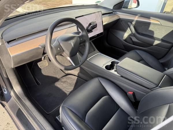 Pelēks Tesla Model 3 2023 Rīga, ar dzinēja tilpumu 0.00 L un nobraukumu 55 tūkst. km par 33500 €, foto 6 vietnē AUTOMOTO.COM.LV