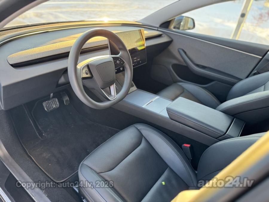 Pelēks Tesla Model 3 2024 Tallina, ar dzinēja tilpumu 0.00 L un nobraukumu 34 tūkst. km par 35990 €, foto 12 vietnē AUTOMOTO.COM.LV