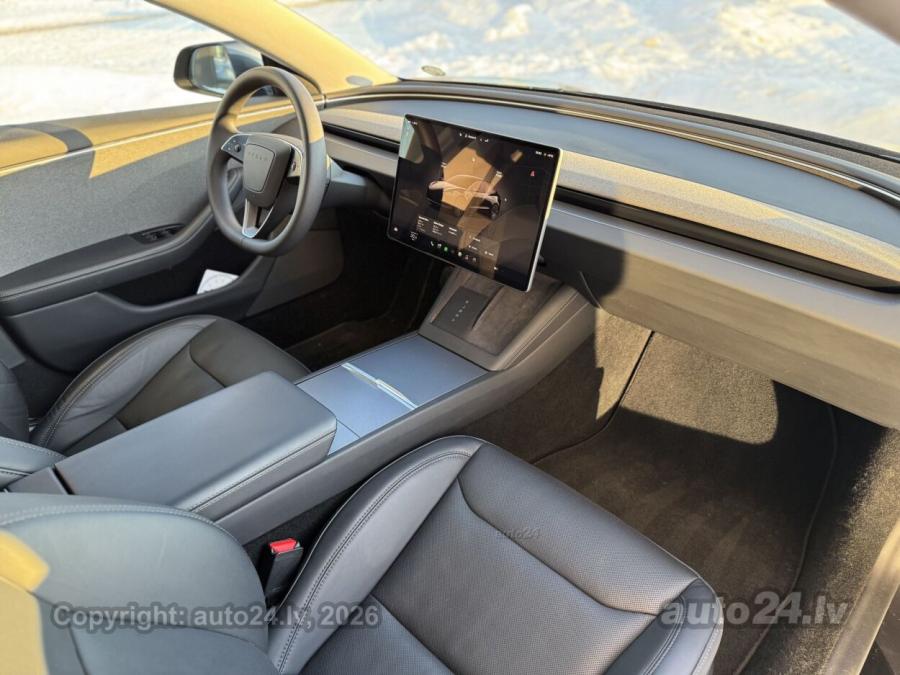 Pelēks Tesla Model 3 2024 Tallina, ar dzinēja tilpumu 0.00 L un nobraukumu 34 tūkst. km par 35990 €, foto 13 vietnē AUTOMOTO.COM.LV