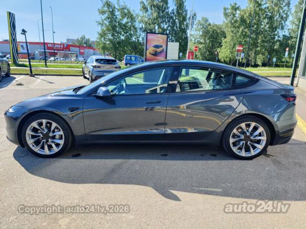 Grey Tesla Model 3 2024 in Tartu, with an engine capacity of 0.00 L and mileage of 42 thousand km for 44900 €, photo 8 on AUTOMOTO.COM.LV