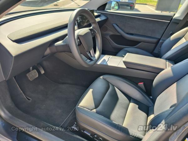 Grey Tesla Model 3 2024 in Tartu, with an engine capacity of 0.00 L and mileage of 42 thousand km for 44900 €, photo 9 on AUTOMOTO.COM.LV
