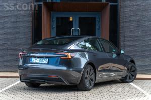 Grey Tesla Model 3 2024 in Riga, with an engine capacity of 0.00 L and mileage of 103 thousand km for 37900 €, photo 5 on AUTOMOTO.COM.LV