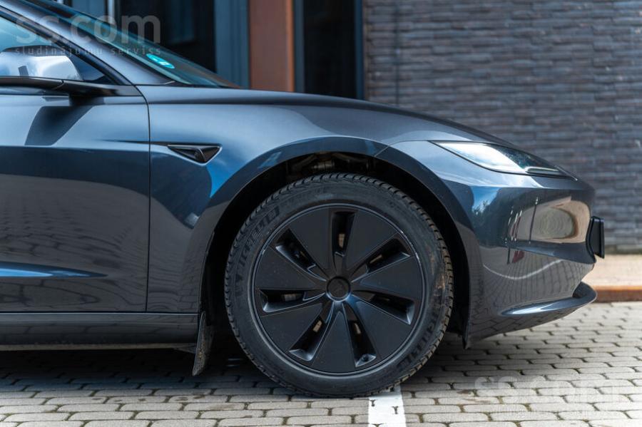Grey Tesla Model 3 2024 in Riga, with an engine capacity of 0.00 L and mileage of 103 thousand km for 37900 €, photo 8 on AUTOMOTO.COM.LV
