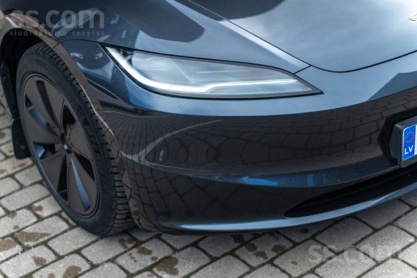 Pelēks Tesla Model 3 2024 Rīga, ar dzinēja tilpumu 0.00 L un nobraukumu 103 tūkst. km par 37900 €, foto 10 vietnē AUTOMOTO.COM.LV