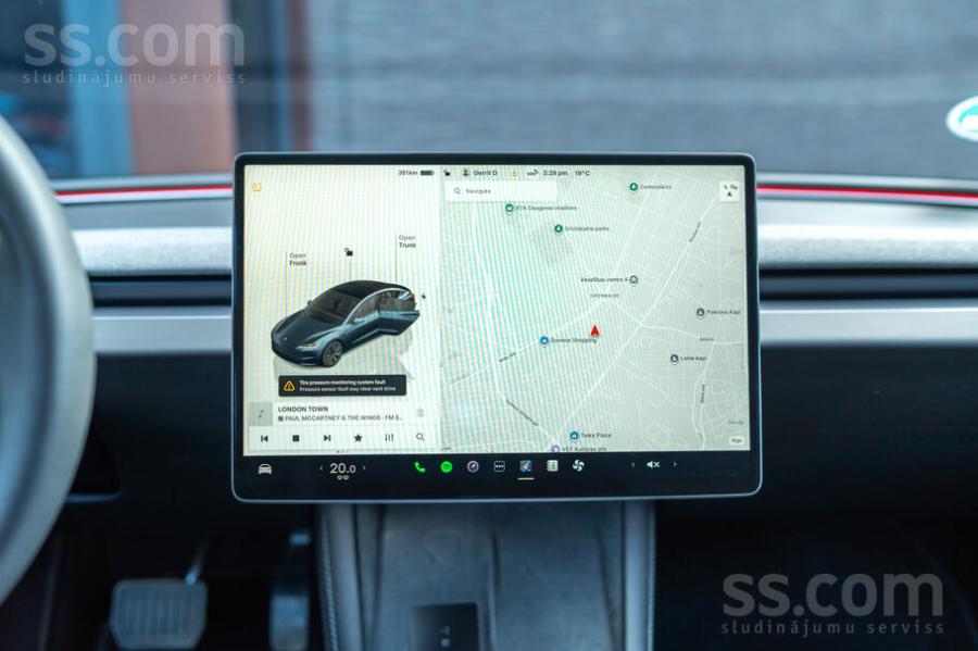 Grey Tesla Model 3 2024 in Riga, with an engine capacity of 0.00 L and mileage of 103 thousand km for 37900 €, photo 29 on AUTOMOTO.COM.LV
