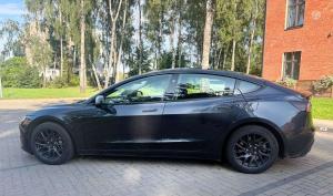 Grey Tesla Model 3 2024 in Kaunas, with an engine capacity of 0.00 L and mileage of 11 thousand km for 29990 €, photo 8 on AUTOMOTO.COM.LV