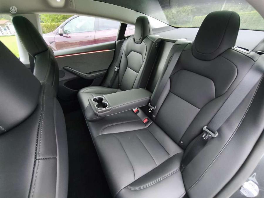 Grey Tesla Model 3 2024 in Kaunas, with an engine capacity of 0.00 L and mileage of 11 thousand km for 29990 €, photo 12 on AUTOMOTO.COM.LV
