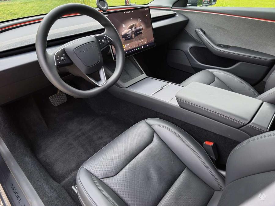 Grey Tesla Model 3 2024 in Kaunas, with an engine capacity of 0.00 L and mileage of 11 thousand km for 29990 €, photo 13 on AUTOMOTO.COM.LV
