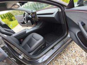 Grey Tesla Model 3 2024 in Kaunas, with an engine capacity of 0.00 L and mileage of 11 thousand km for 29990 €, photo 15 on AUTOMOTO.COM.LV
