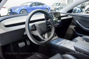 Grey Tesla Model 3 2024 in Tallinn, with an engine capacity of 0.00 L and mileage of 29 thousand km for 54000 €, photo 7 on AUTOMOTO.COM.LV