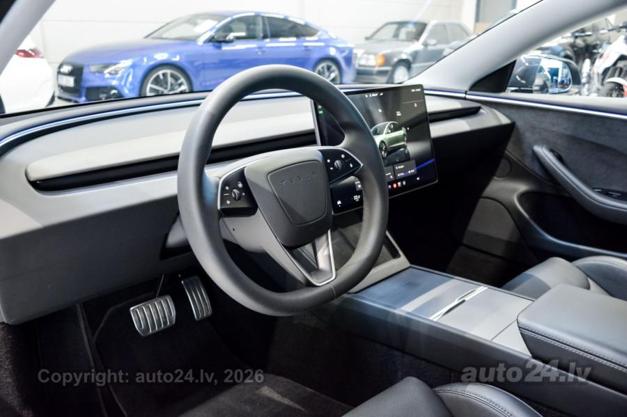 Grey Tesla Model 3 2024 in Tallinn, with an engine capacity of 0.00 L and mileage of 29 thousand km for 54000 €, photo 7 on AUTOMOTO.COM.LV
