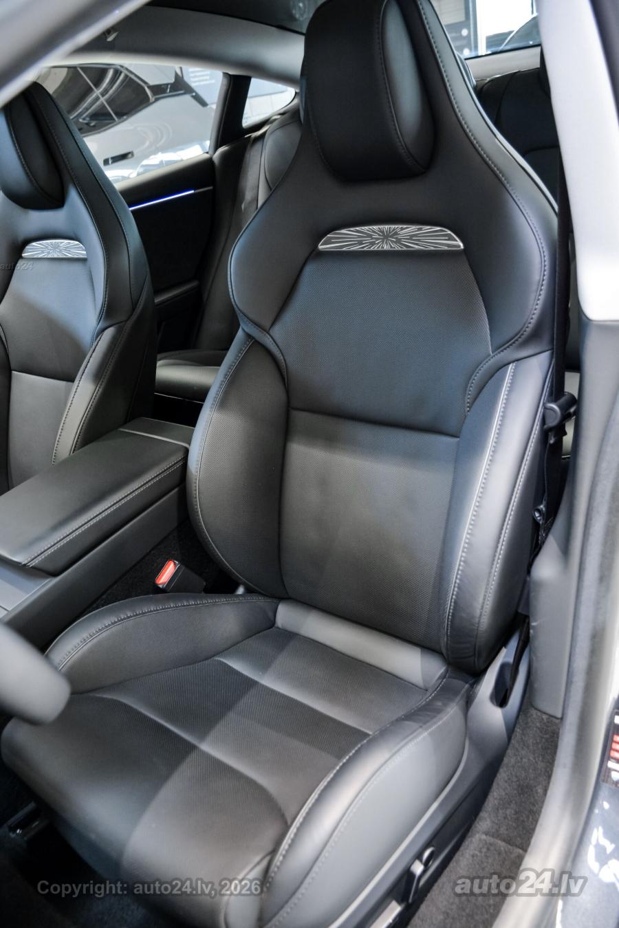 Grey Tesla Model 3 2024 in Tallinn, with an engine capacity of 0.00 L and mileage of 29 thousand km for 54000 €, photo 11 on AUTOMOTO.COM.LV