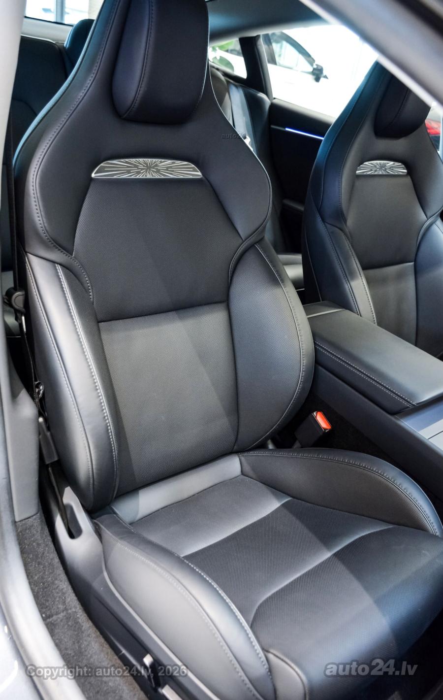 Grey Tesla Model 3 2024 in Tallinn, with an engine capacity of 0.00 L and mileage of 29 thousand km for 54000 €, photo 12 on AUTOMOTO.COM.LV