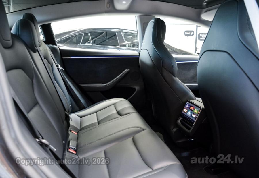 Grey Tesla Model 3 2024 in Tallinn, with an engine capacity of 0.00 L and mileage of 29 thousand km for 54000 €, photo 13 on AUTOMOTO.COM.LV