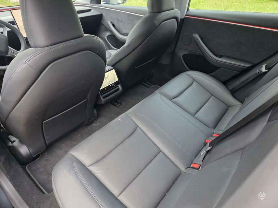 Grey Tesla Model 3 2025 in Kaunas, with an engine capacity of 0.00 L and mileage of 14 thousand km for 41000 €, photo 6 on AUTOMOTO.COM.LV