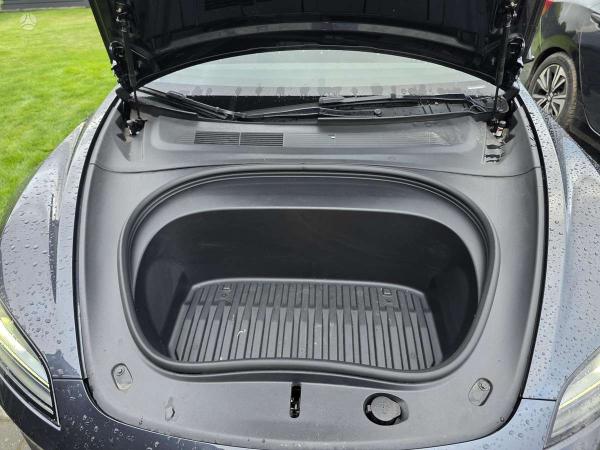 Pelēks Tesla Model 3 2025 Kauņa, ar dzinēja tilpumu 0.00 L un nobraukumu 14 tūkst. km par 41000 €, foto 8 vietnē AUTOMOTO.COM.LV
