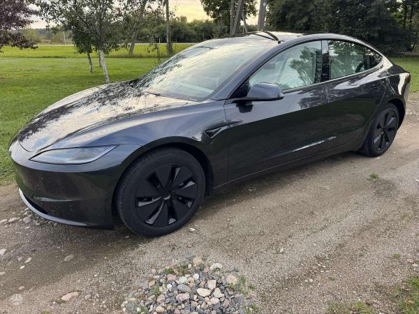 Pelēks Tesla Model 3 2025 Klaipėda, ar dzinēja tilpumu 0.00 L un nobraukumu 11 tūkst. km par 33900 €, foto 3 vietnē AUTOMOTO.COM.LV