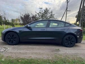Pelēks Tesla Model 3 2025 Klaipėda, ar dzinēja tilpumu 0.00 L un nobraukumu 11 tūkst. km par 33900 €, foto 5 vietnē AUTOMOTO.COM.LV