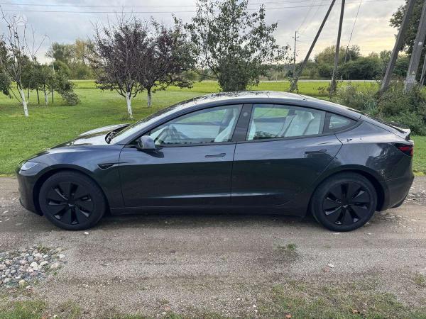 Pelēks Tesla Model 3 2025 Klaipėda, ar dzinēja tilpumu 0.00 L un nobraukumu 11 tūkst. km par 33900 €, foto 6 vietnē AUTOMOTO.COM.LV