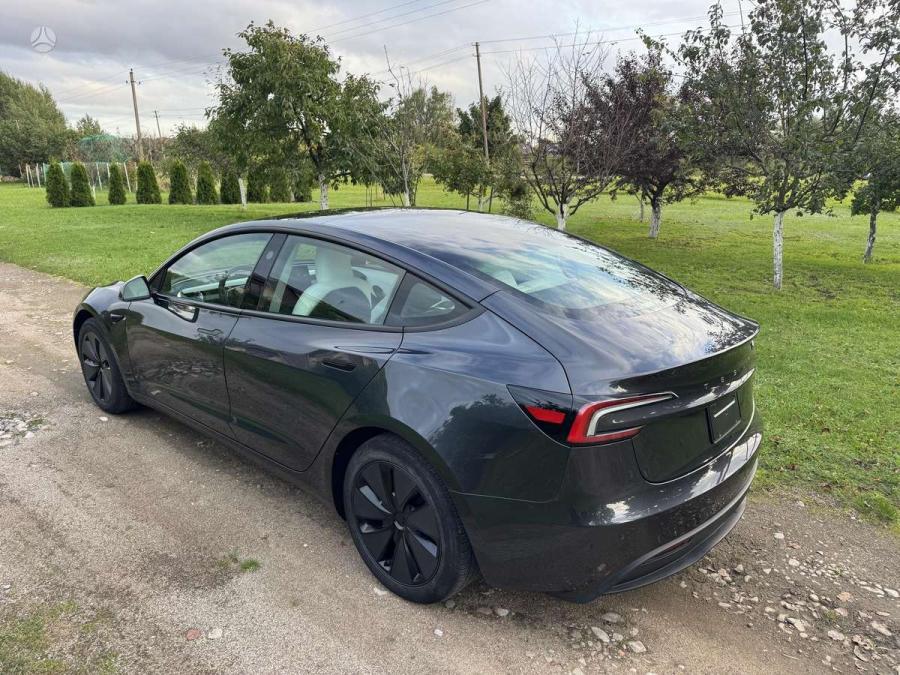 Pelēks Tesla Model 3 2025 Klaipėda, ar dzinēja tilpumu 0.00 L un nobraukumu 11 tūkst. km par 33900 €, foto 8 vietnē AUTOMOTO.COM.LV