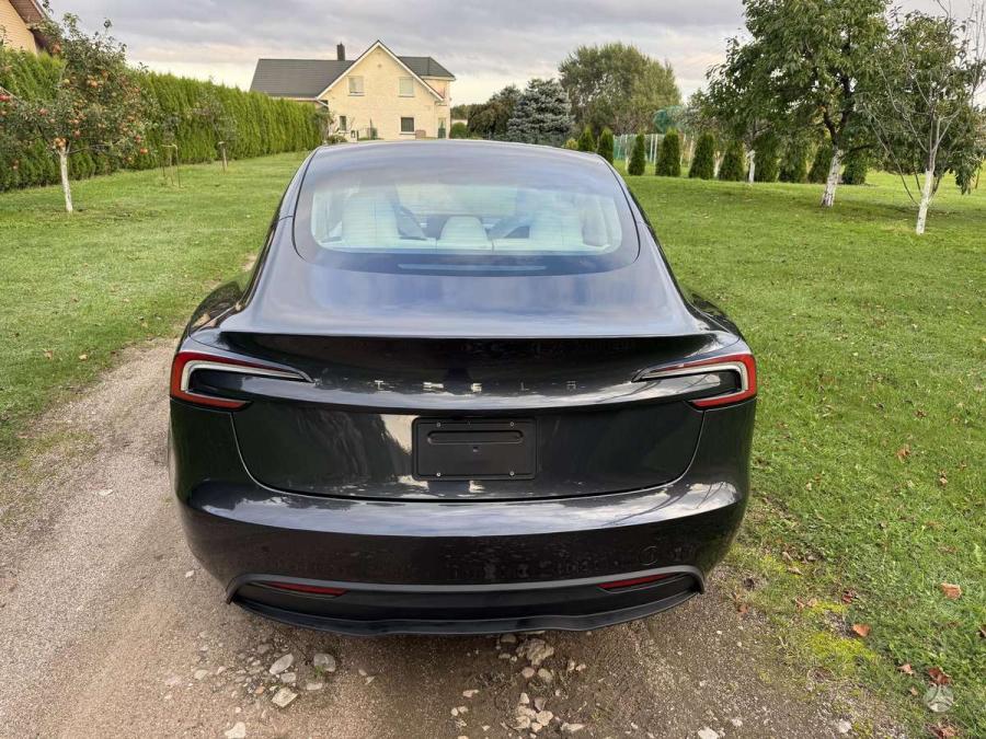 Pelēks Tesla Model 3 2025 Klaipėda, ar dzinēja tilpumu 0.00 L un nobraukumu 11 tūkst. km par 33900 €, foto 10 vietnē AUTOMOTO.COM.LV