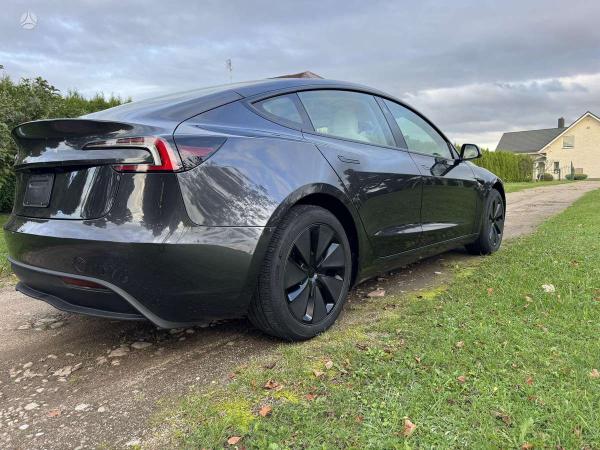 Pelēks Tesla Model 3 2025 Klaipėda, ar dzinēja tilpumu 0.00 L un nobraukumu 11 tūkst. km par 33900 €, foto 11 vietnē AUTOMOTO.COM.LV