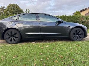 Pelēks Tesla Model 3 2025 Klaipėda, ar dzinēja tilpumu 0.00 L un nobraukumu 11 tūkst. km par 33900 €, foto 13 vietnē AUTOMOTO.COM.LV